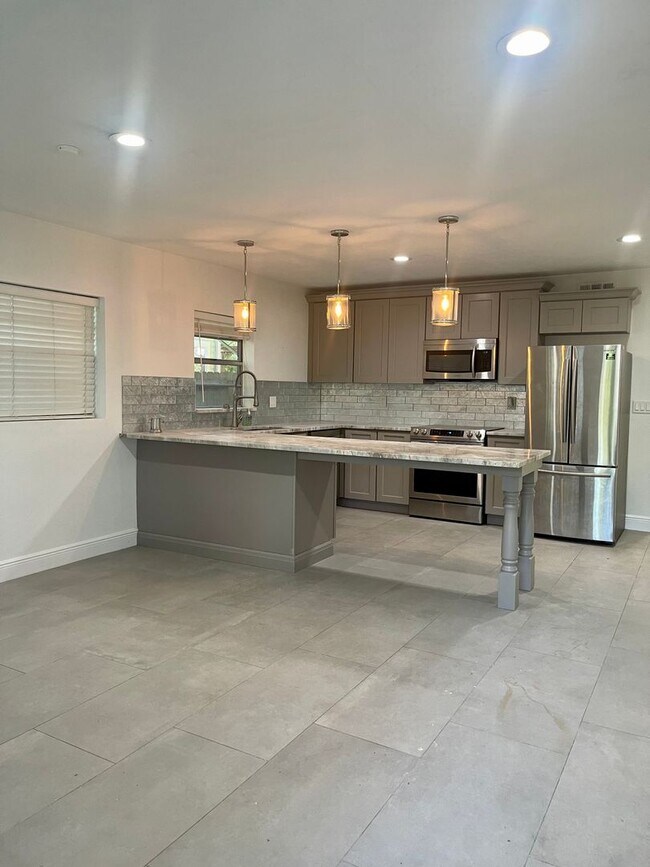 Recently renovated open floor plan 2/1 Dup... - House Rental in Orlando ...
