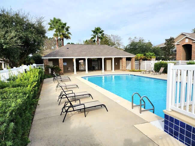 Foley 2/2 condo close to schools and YMCA Unit 812 - Condo for Rent in ...