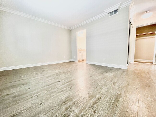 15323 Weddington St Unit 101 - Sherman Oaks, CA | ForRent.com