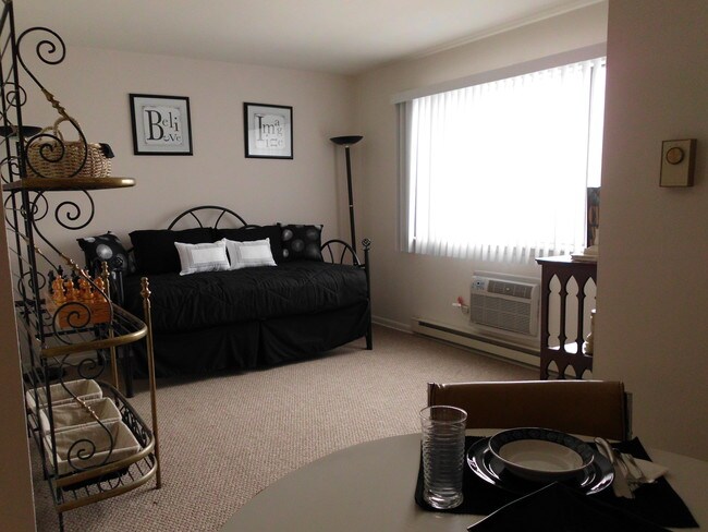 High Meadows Apartments For Rent in Dekalb, IL | ForRent.com