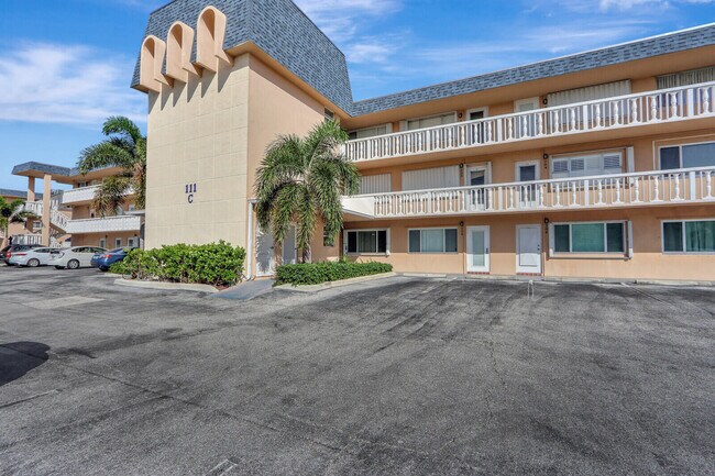111 Doolen Ct Condo Unit 106 - Condo for Rent in North Palm Beach, FL ...