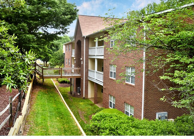 Cardinal Apartments - Greensboro, NC | ForRent.com