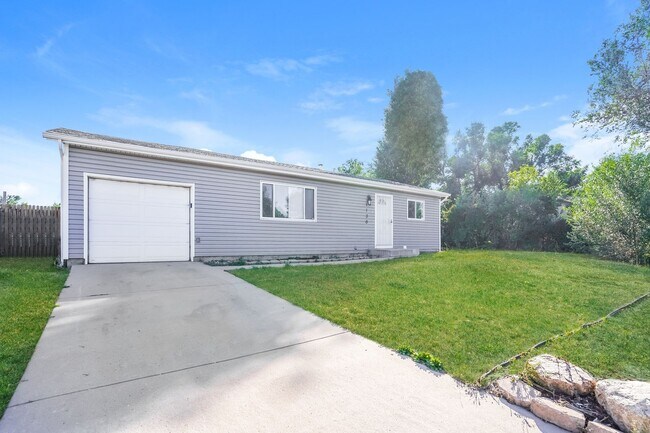 Coming soon! Charming 3 Bedroom Home Rental - Casas en Alquiler ...