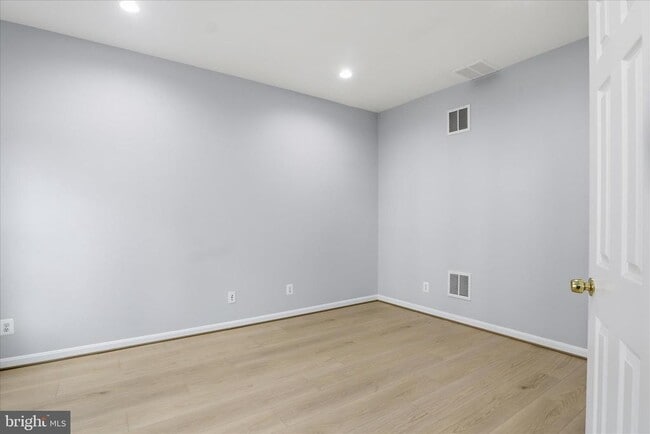 5307 Granite Step Trail Off-Campus Housing, Centreville, VA