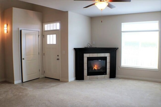 $2,000 | 3 Bedroom, 3 Bathroom TOWN HOME| PET Friendly* | Available for ...