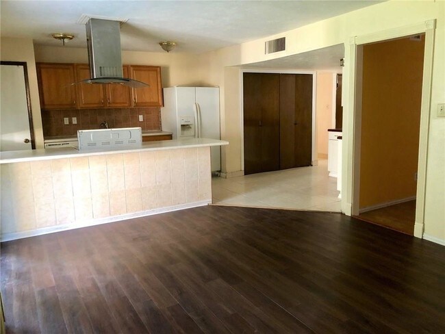1916 Baywood Ln House - House Rental in Arlington, TX | ForRent.com