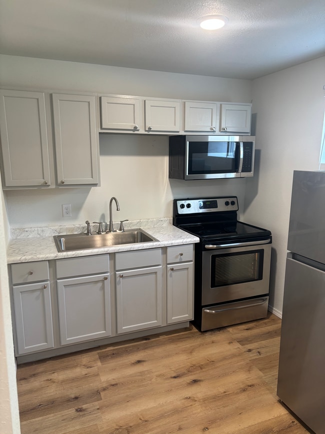 Seward Apartments Unit 1 Off-Campus Housing, Grand Forks, ND