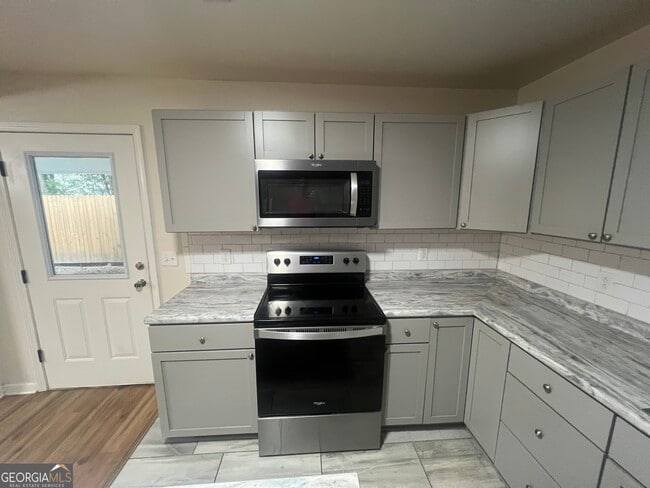 121.5 Roundtree St - House Rental in Statesboro, GA | ForRent.com