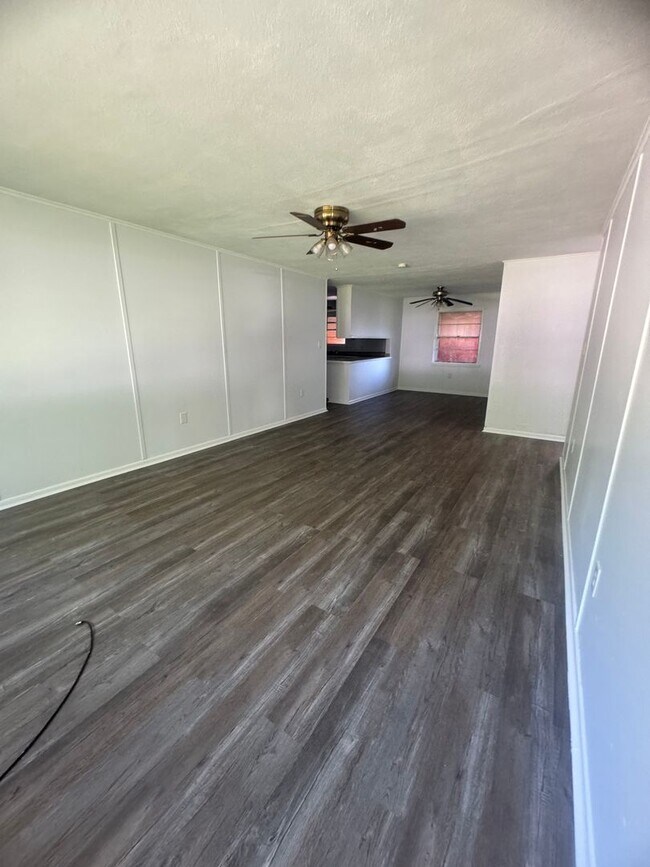 3 bedroom 1 full bath with a 2 car garage - House Rental in Springfield ...