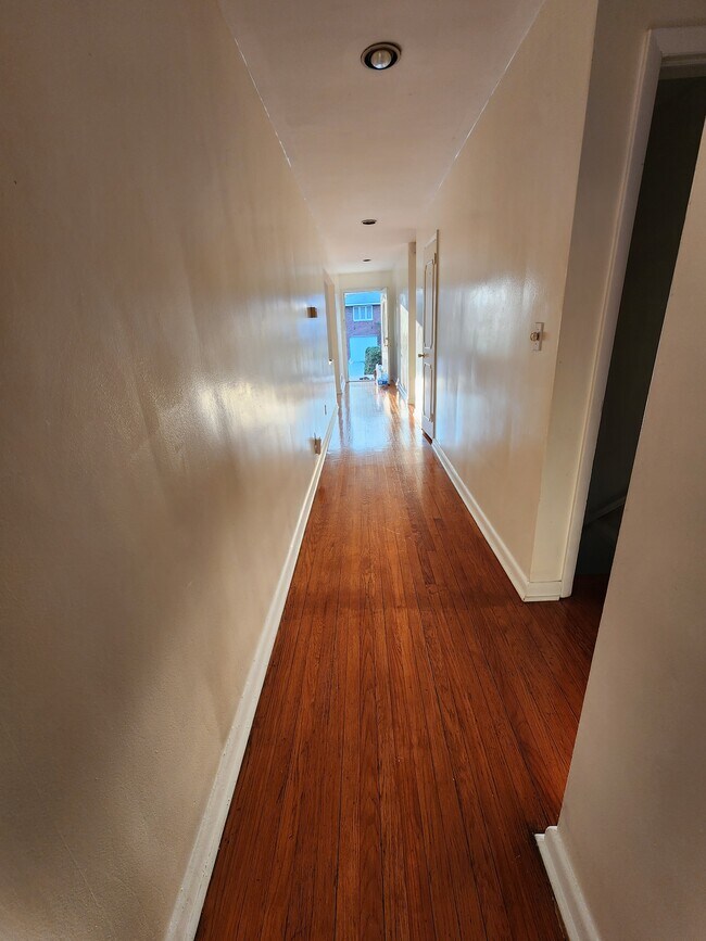 1066 Jassamine Way - House Rental in Fort Lee, NJ | ForRent.com