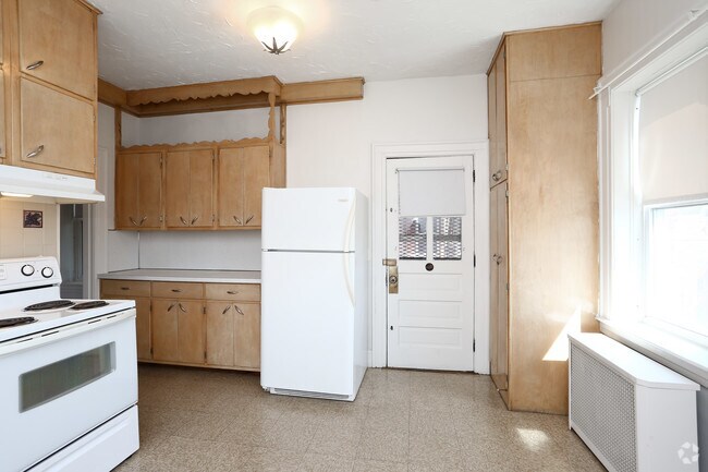 New Colony Court Apartments - Springfield, MA | ForRent.com