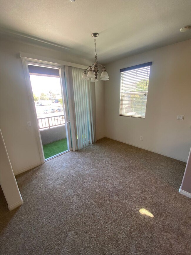 Beautiful Tri-Level End Unit Condo w/2 Car... - House Rental in Santee ...