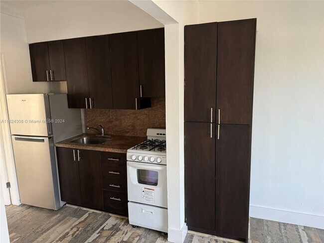 2160 Bay Dr Unidad 2-8 Rental - Miami Beach, FL | ForRent.com