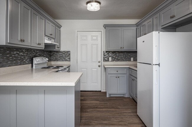 1206 N Main St Unit R Off-Campus Housing, Del Rio, TX