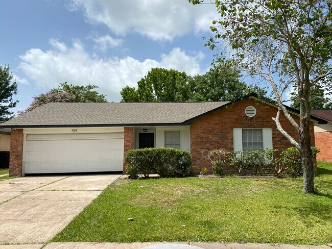 5023 Ridgehaven Dr - House Rental in Houston, TX | ForRent.com