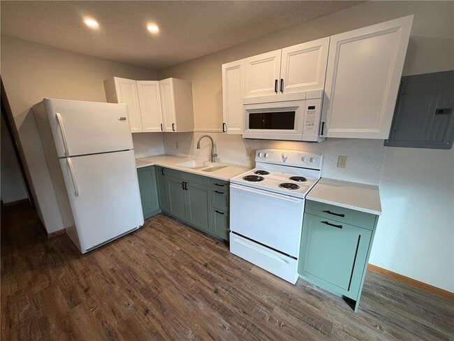 314 5th St SW Unit 2BD1BTH Off-Campus Housing, Willmar, MN