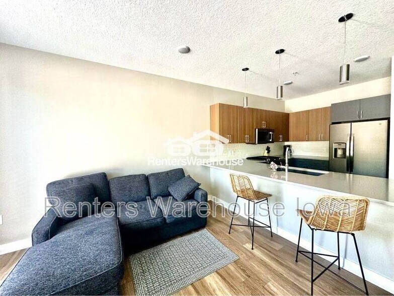 400 SW 7th St Unit Unit 102 - Condo for Rent in Des Moines, IA ...