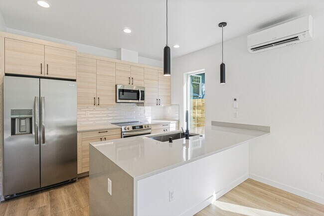 4533 5th Ave NE - House Rental in Seattle, WA | ForRent.com