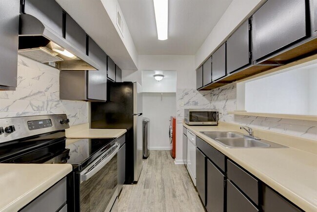 7200 W T C Jester Blvd Unit 901 - Houston, TX | ForRent.com