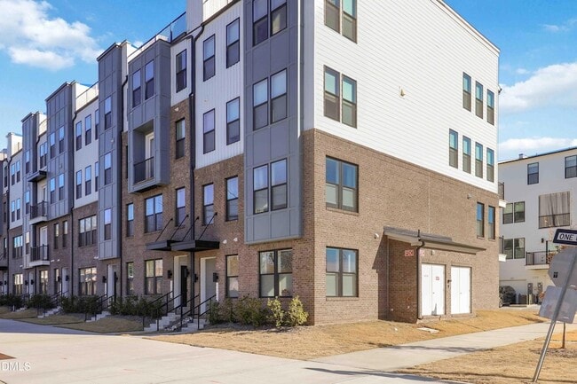 1245 S Blount St Off-Campus Housing, Raleigh, NC