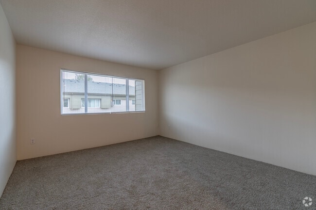 Crown Ridge Apartments For Rent in Salem, OR | ForRent.com