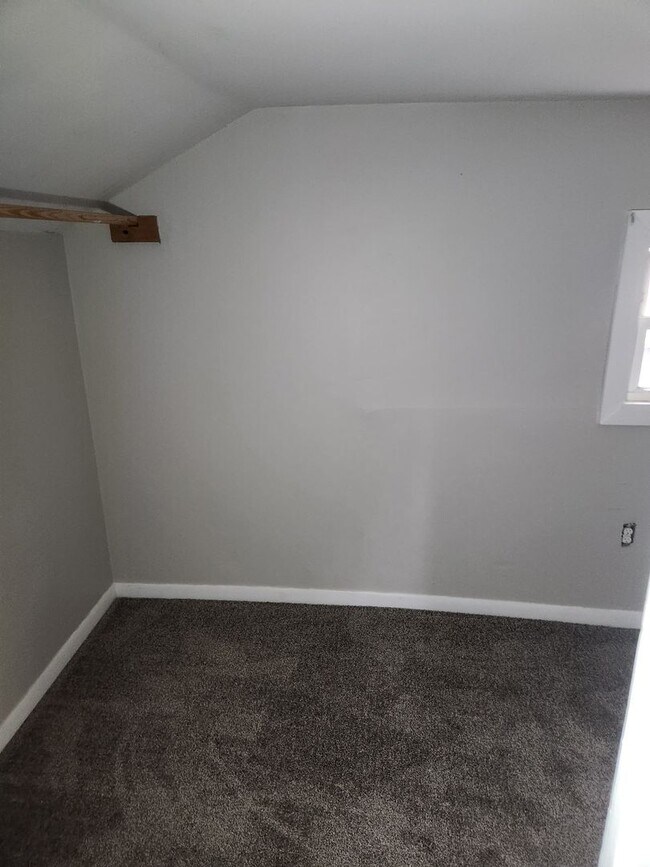 Great 4 bdrm Family Home!!! New carpet & paint!! Off-Campus Housing ...