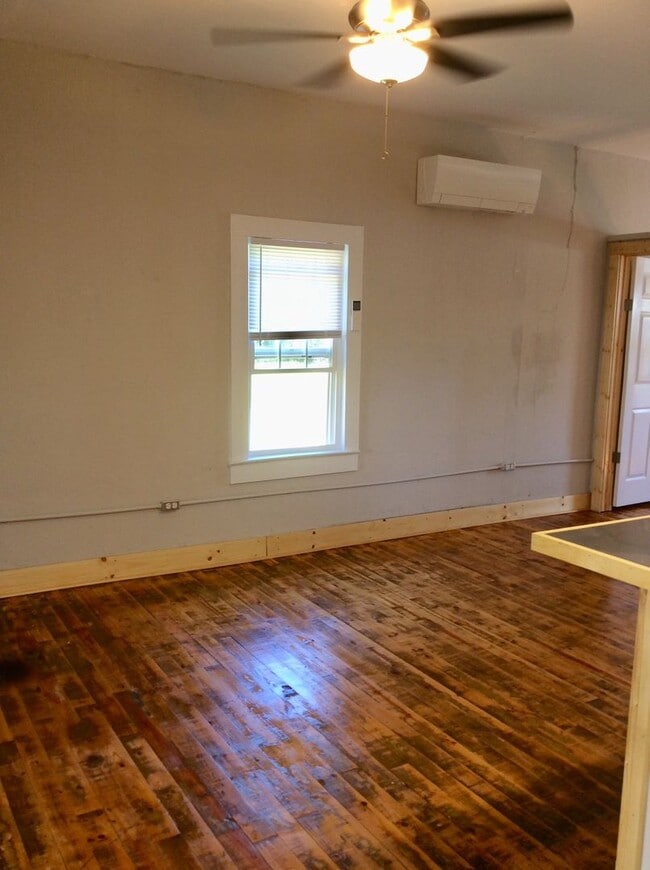 16 Wells St Off-Campus Housing, Murphy, NC