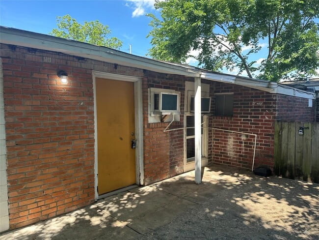 107 Altic St Unit 3 Off-Campus Housing, Houston, TX