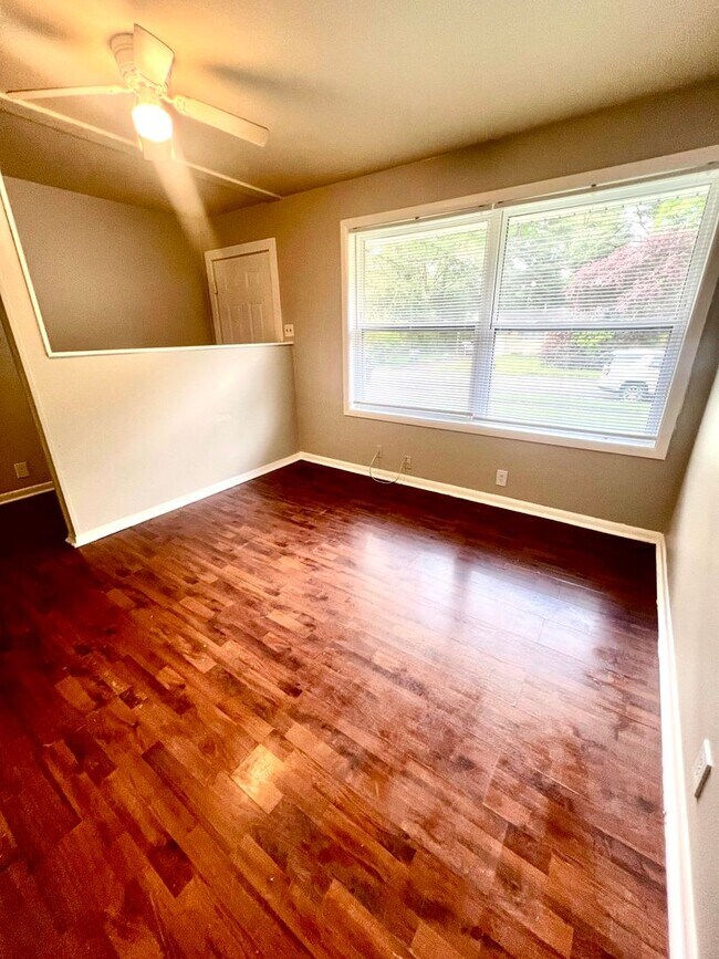 1812 Rosemond--AVAILABLE NOW! REDUCED RENT... Rental - Casas en ...