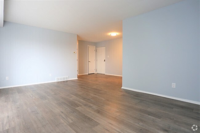 Regency Apartments - Parma, OH | ForRent.com