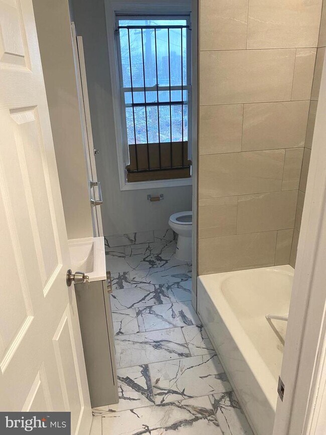 1125 W Duncannon Ave - Philadelphia, PA | ForRent.com