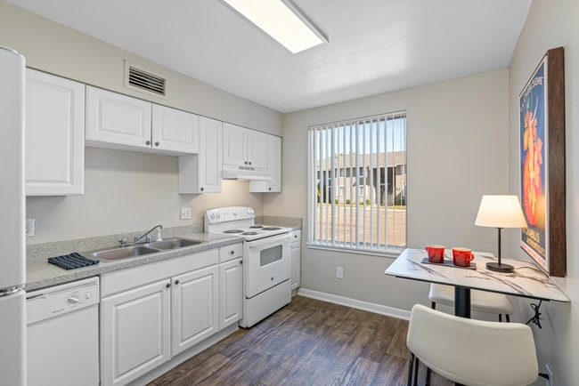 Enclave at Sabal Pointe Apartments For Rent in Saint Petersburg, FL ...