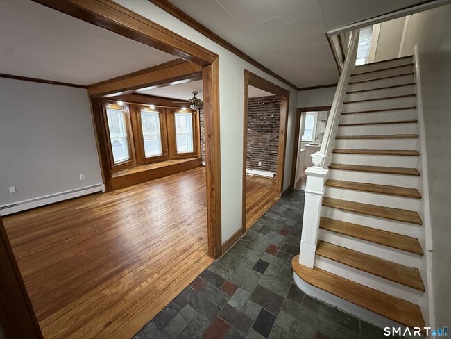 113 Trowbridge Pl Off-Campus Housing, Naugatuck, CT