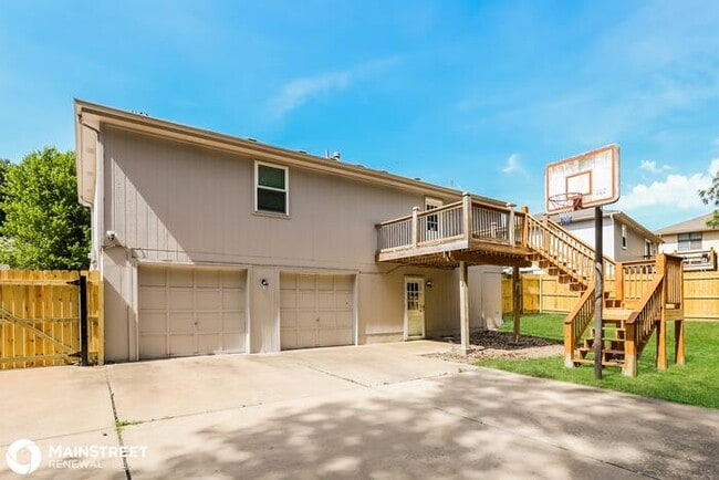 1104 NE LINDSAY AVE, LEES SUMMIT, MO 64086 Rental - House Rental in ...