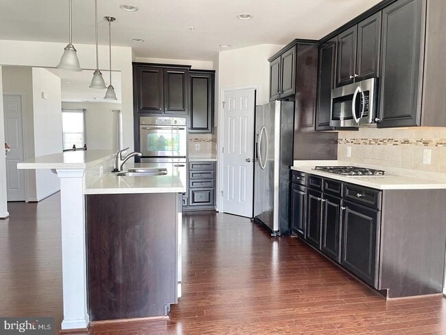 43913 Centergate Dr Off-Campus Housing, Ashburn, VA