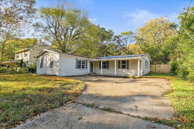 631 Bellevue St House - House Rental in Clinton, MS | ForRent.com
