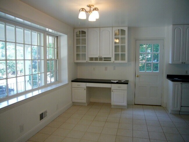 409 Cynthia Lane Northeast - House Rental in Vienna, VA | ForRent.com