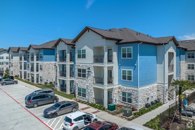 The Residences at Arbor Oaks Apartments - Houston, TX | ForRent.com