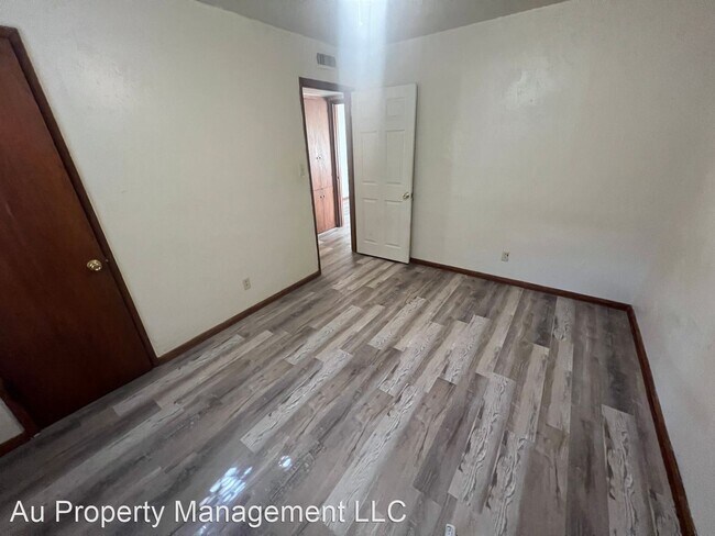 2 br, 1 bath House - 2806 DUNCAN UNIT B Rental - House Rental in ...
