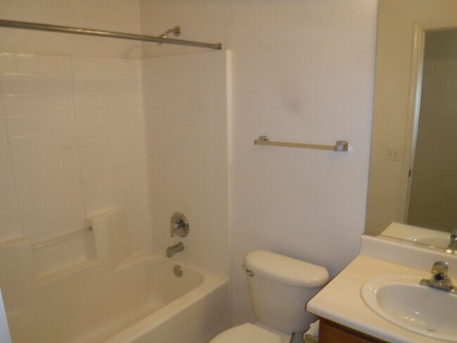 ONE STORY HOME IN 55+ AGE RESTRICTED COMMU... - House Rental in ...