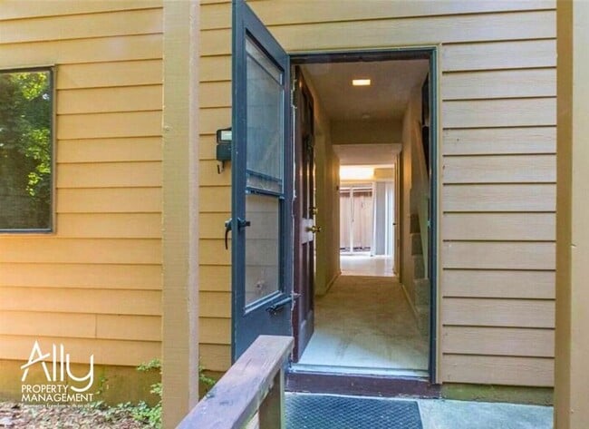 1 Four Seasons Dr Off-Campus Housing, Charlottesville, VA