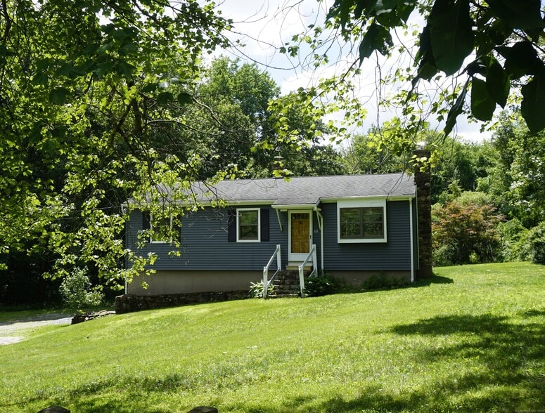112 Slab Meadow Rd - House for Rent in Morris, CT | ForRent.com