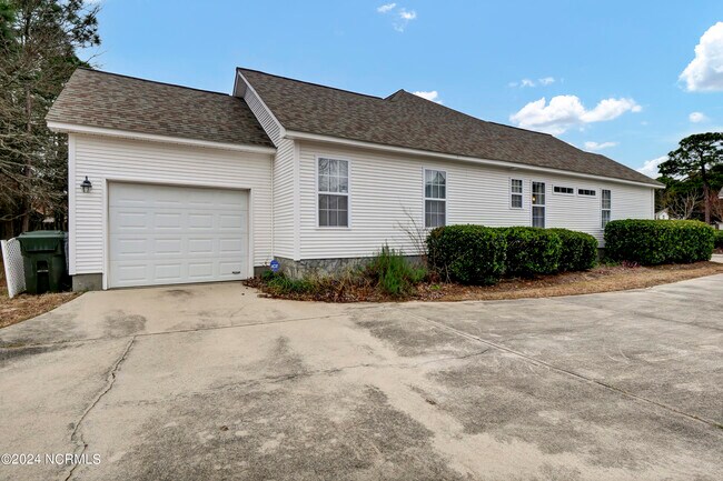 7708 Trap Way - Townhome Rental in Wilmington NC | ForRent.com
