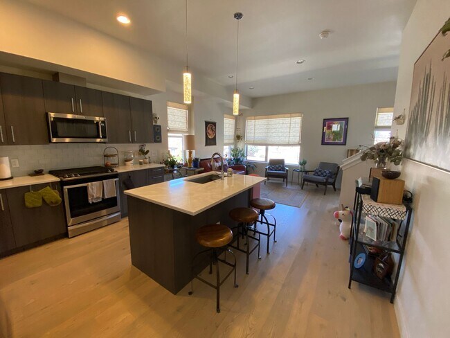 Modern 3 bedroom Townhome in North Denver - House Rental in Denver, CO ...