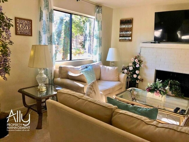 1 Four Seasons Dr Off-Campus Housing, Charlottesville, VA