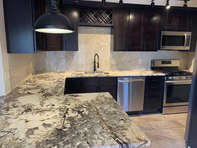7437 Lighthouse Point Unit 7437 - Apartment for Rent | Pittsburgh, PA ...