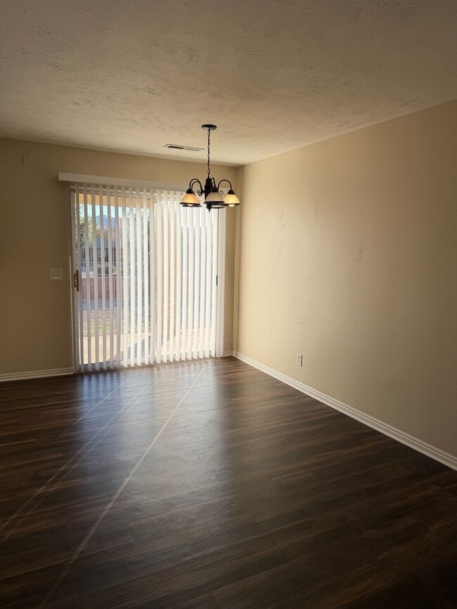 Charming 2 bedroom, 1 bath townhome ideally located in downtown Ivins ...