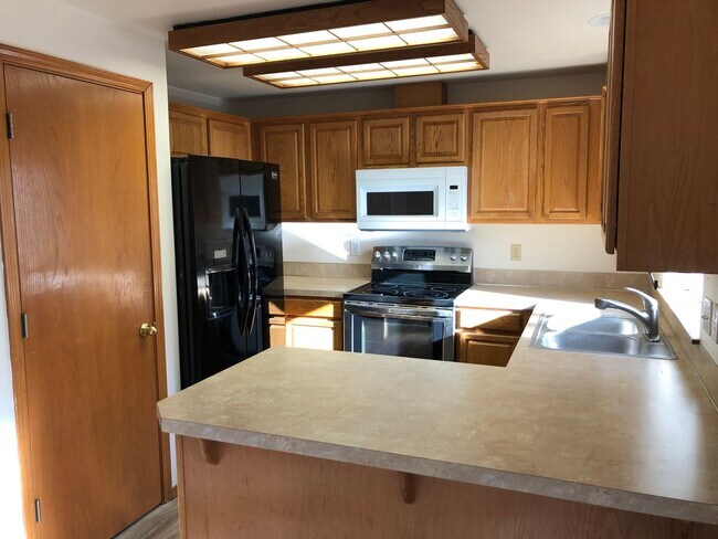 3Bd/2Ba Single Story House- Available to v... - House Rental in Salem ...