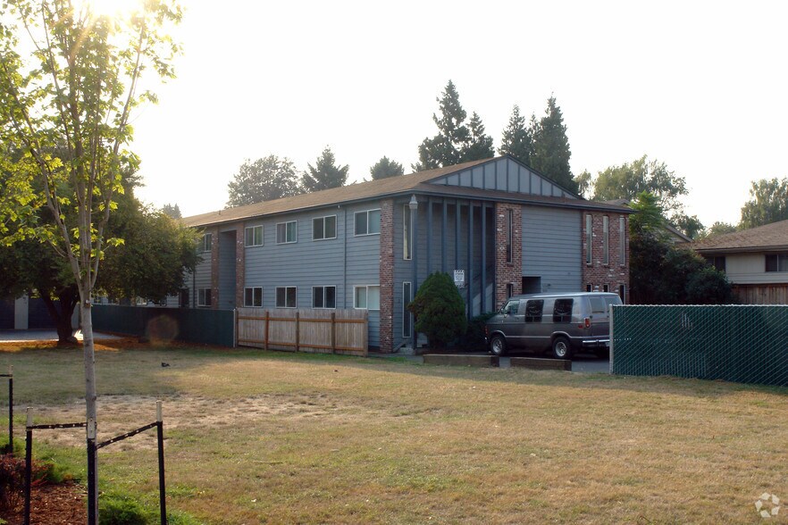 Burning Tree Apartments | Portland, OR | ForRent.com