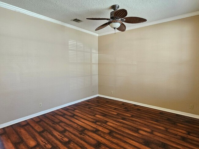 4 Bed / 2 Bath Single Story in Great Pflug... - House Rental in ...